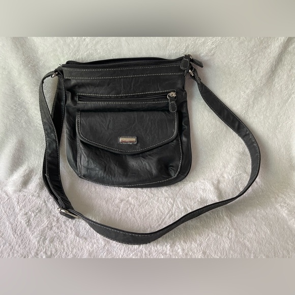 Minicci | Bags | Minicci Crossbody Purse Black Multi Pocket Like New ...